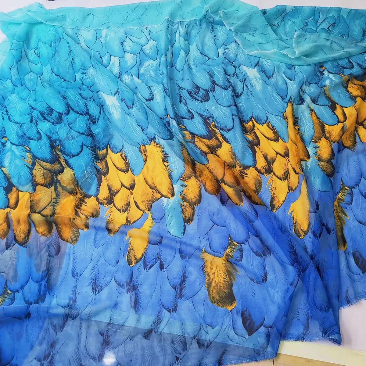58-Wide-By-Meter-Feather-Pattern-Chiffon-Fabric-Beach-Wear-Material-For-Dress-Hawaii.jpg