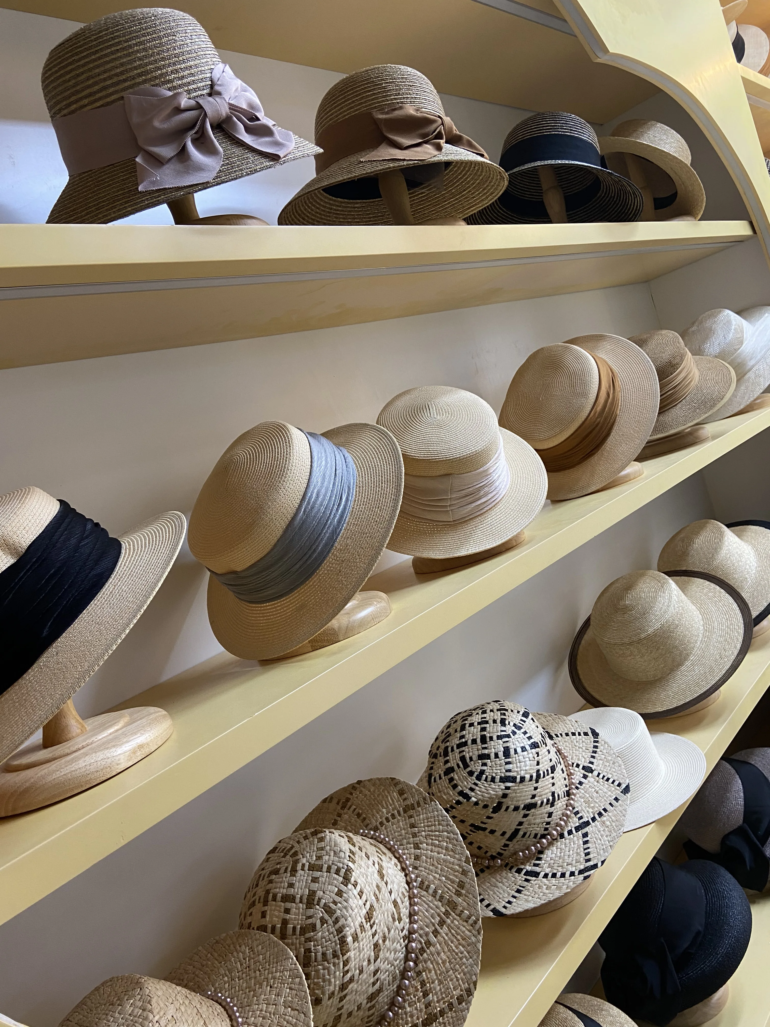 Les 10 chapeaux les plus tendance à porter cette saison - Casquettes ...