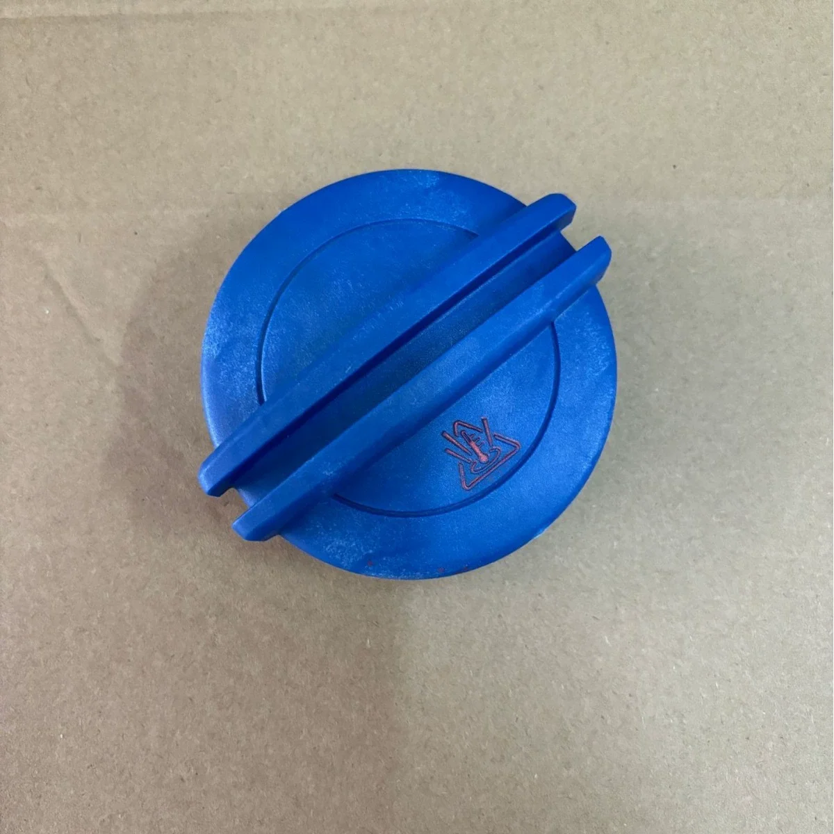 Car Engine Coolant Recovery Tank Cap Water Tank Cover for VW Golf MK4 ...