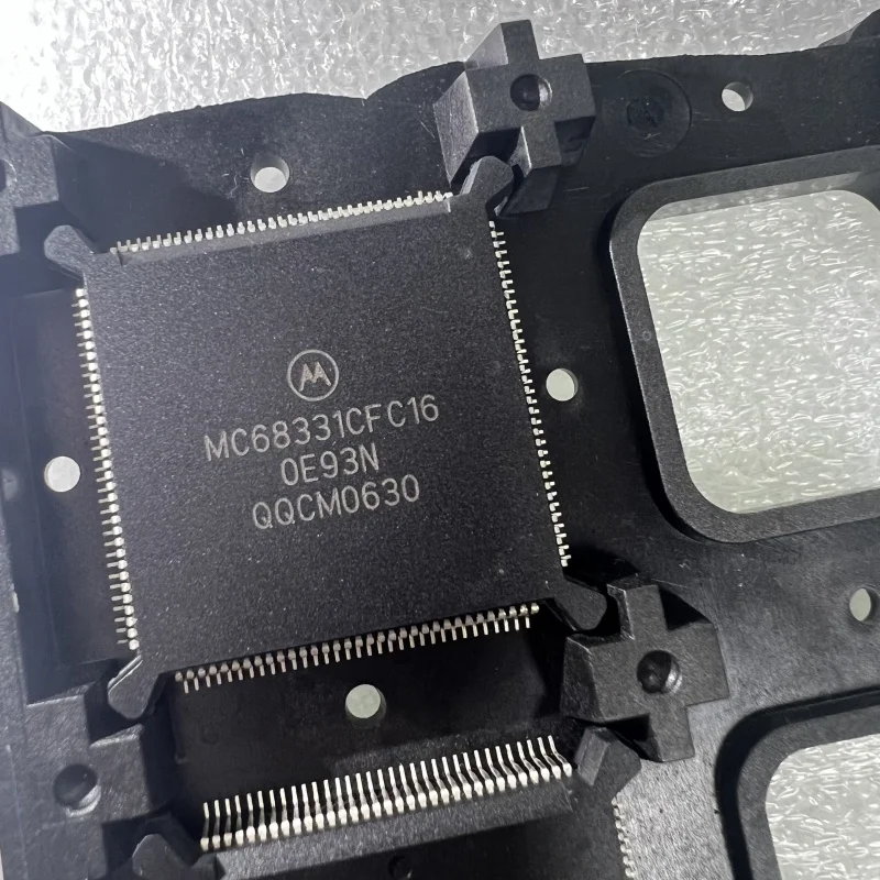 MC68331CFC16-Encapsulated-Qfp-132-Microcontroller-Ic-Chip.jpg