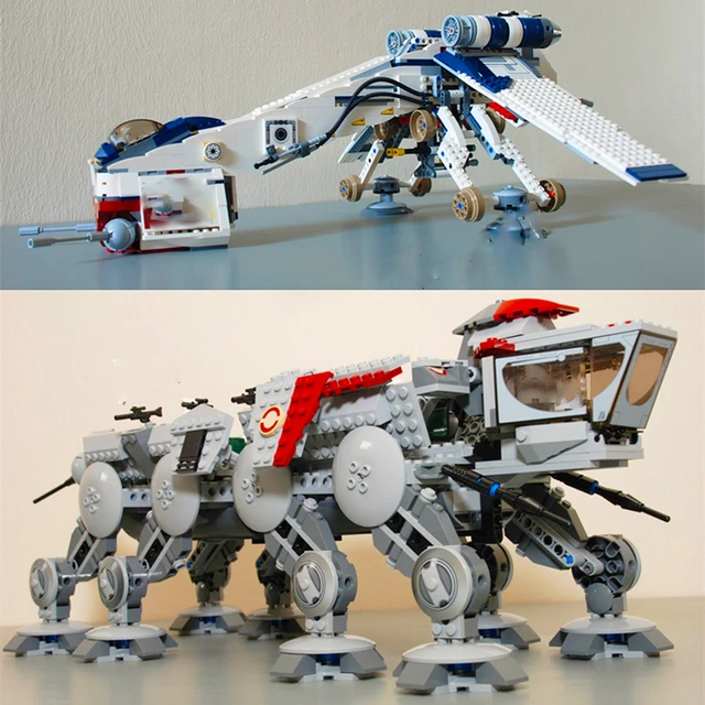 At Te Star Wars Dropship