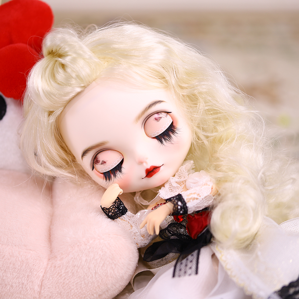 Queen Snow White Dress with Crown & Earrings | This Is Blythe Official ...