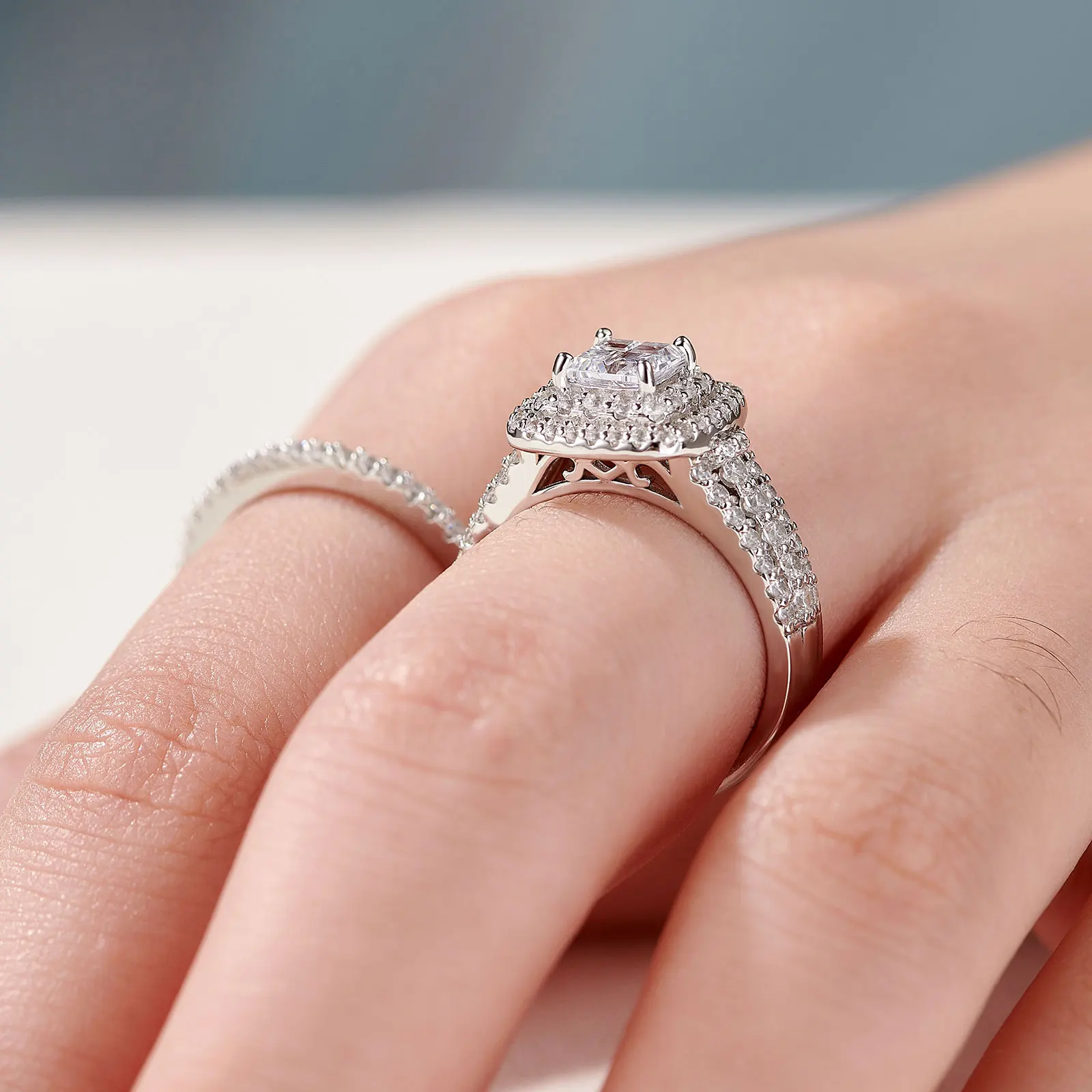 Elegant Wedding Ring Set