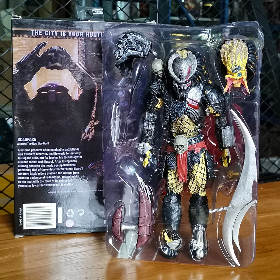 NECA-Scar-Face-Predator-Concrete-Jungle-7-inch-Action-Figure.jpg