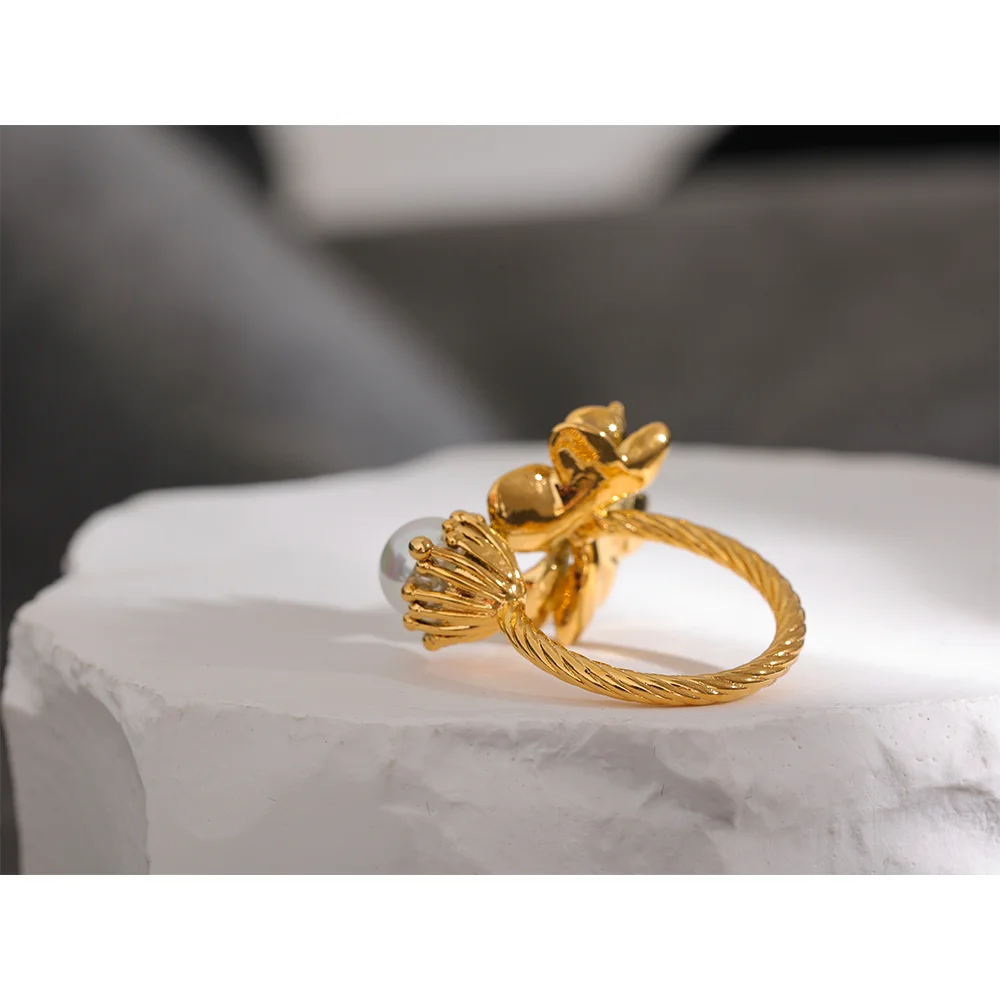 Charm Flower Ring – Kosmo Jewellery