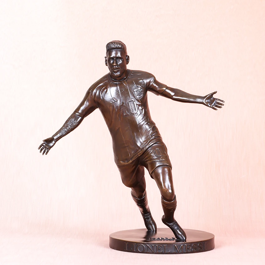 Messi Statue