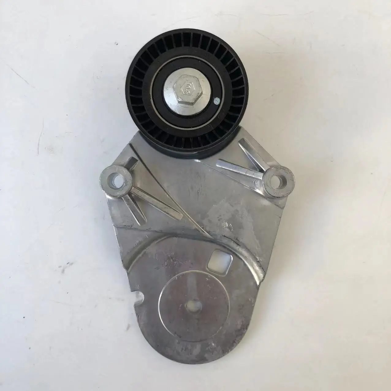 31679914-31339644-31365234For-VOLVO-Drive-E-engine-Timing-idler-support ...