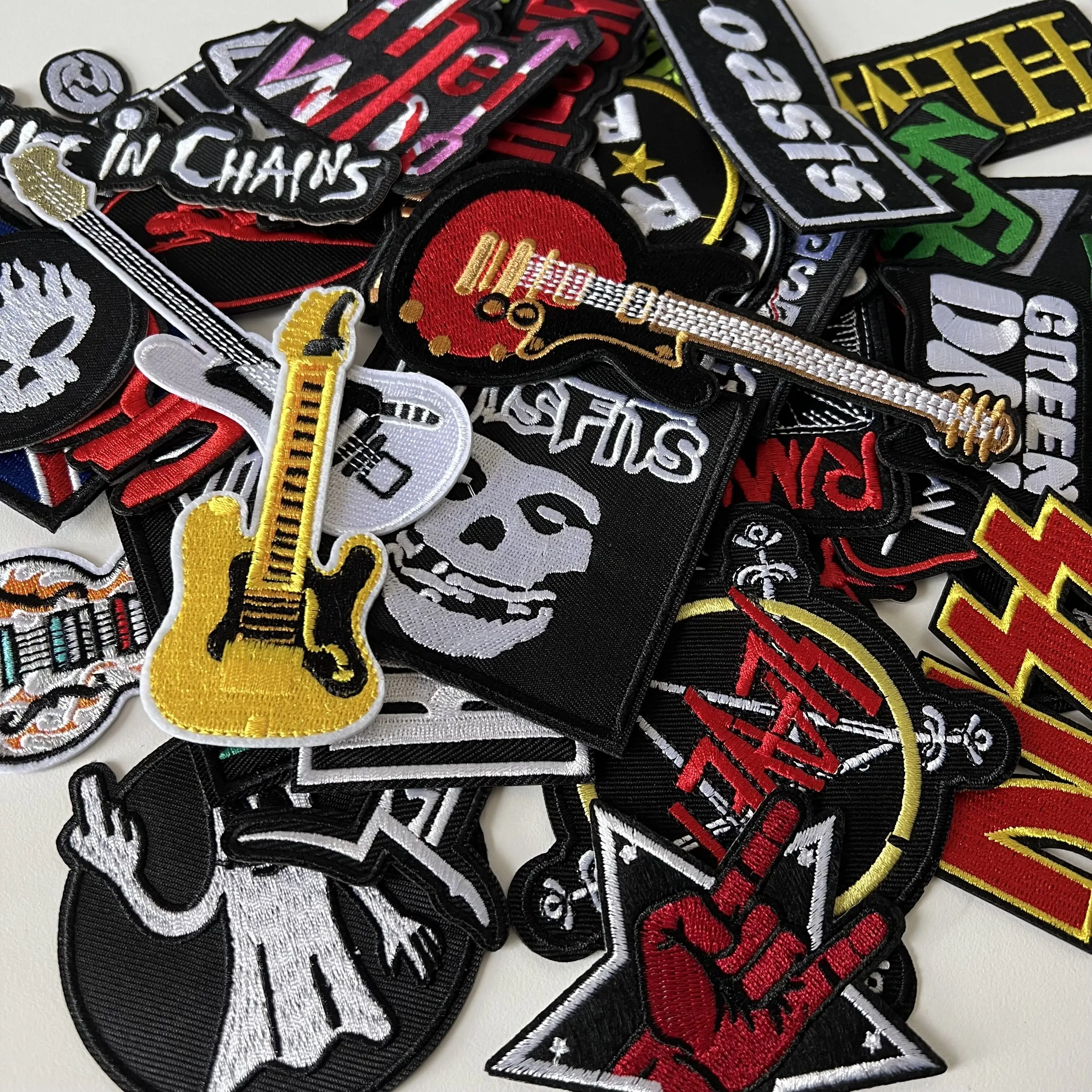 BAND-ROCK-Parche-MUSIC-Patches-Iron-on-Badges-Stripes-Embroidered ...