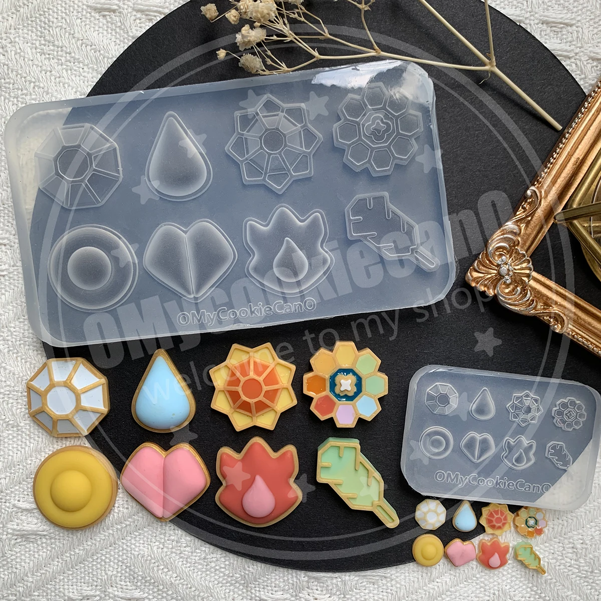 Badge-epoxy-resin-resin-molds-transparent-silicone-mold.jpg