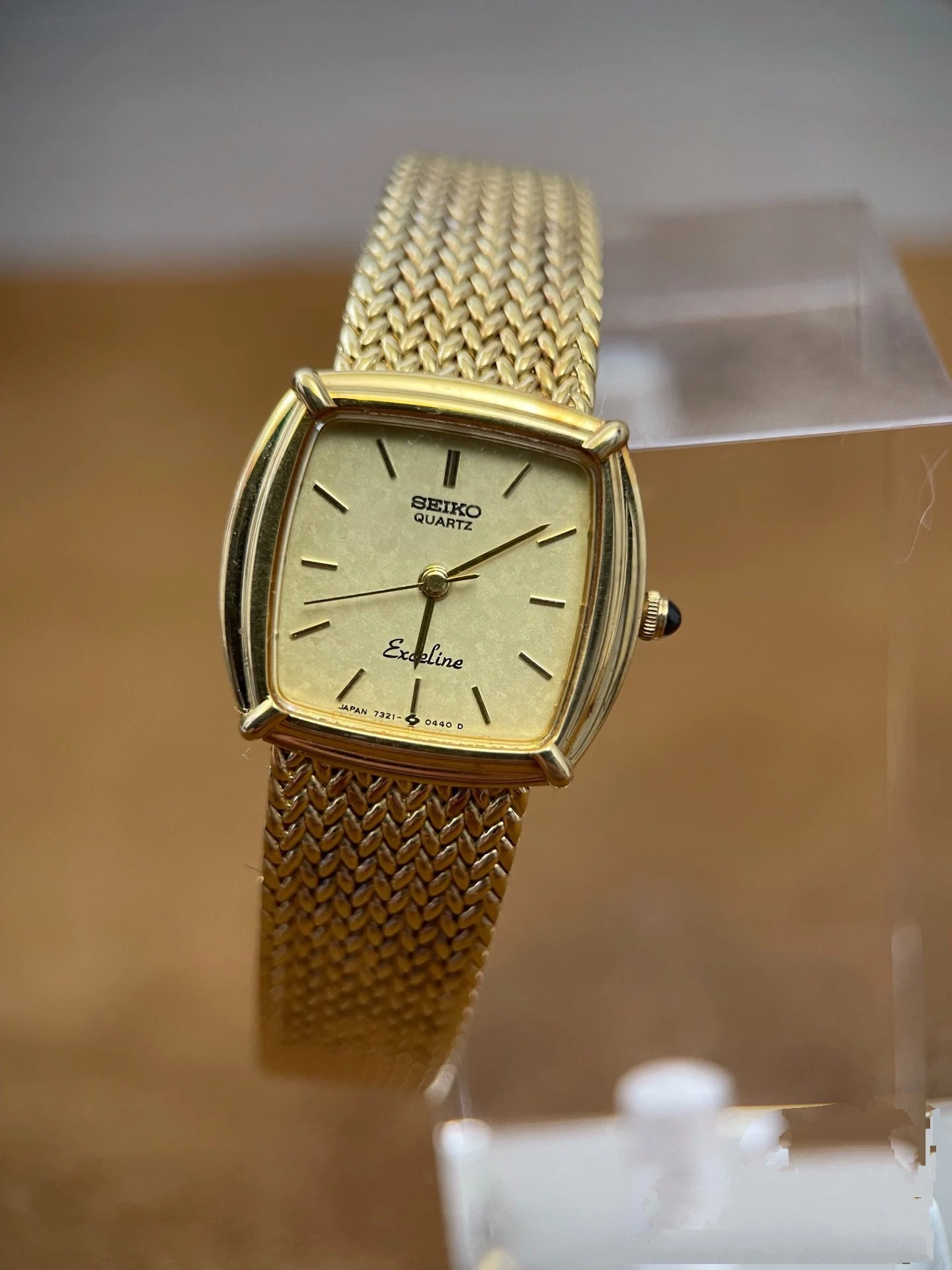 Fully-gold-plated-stock-square-dial-vintage-Japanese-quartz-women-s ...