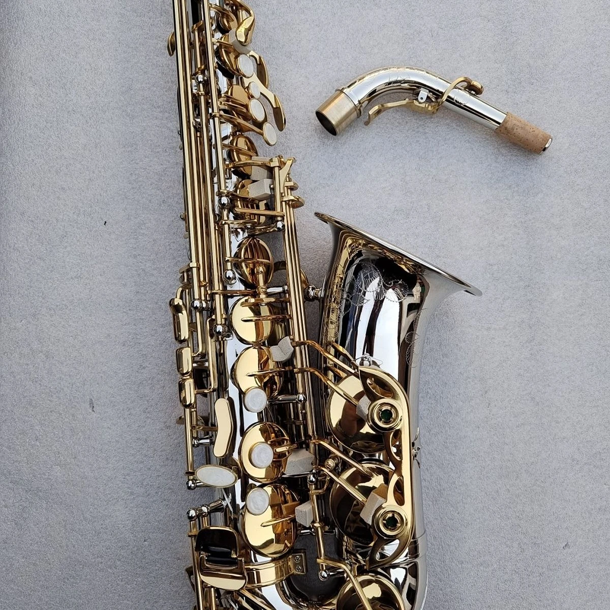 Saxofón alto niquelado W037 Eb tuned, llave de latón dorado ...