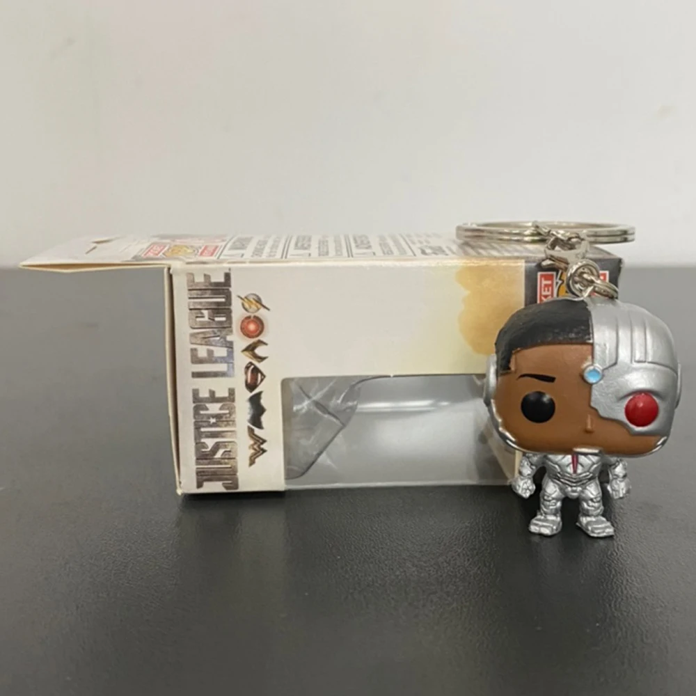 DC-Justice-League-Cyborg-Figure-Keychain-Model-Toy.jpg