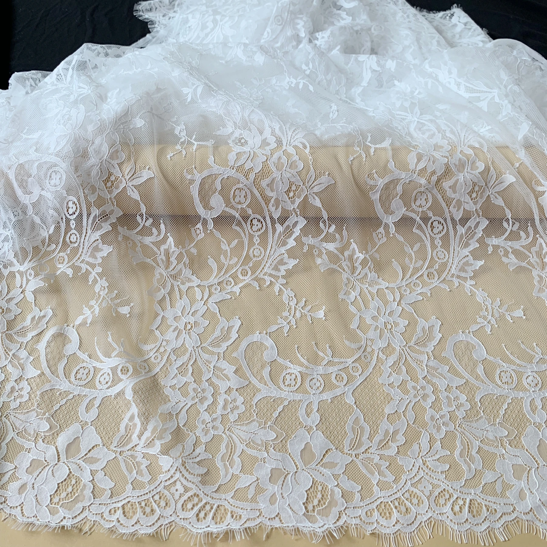 Vestido de novia elegante para exteriores, tela de encaje francés ...