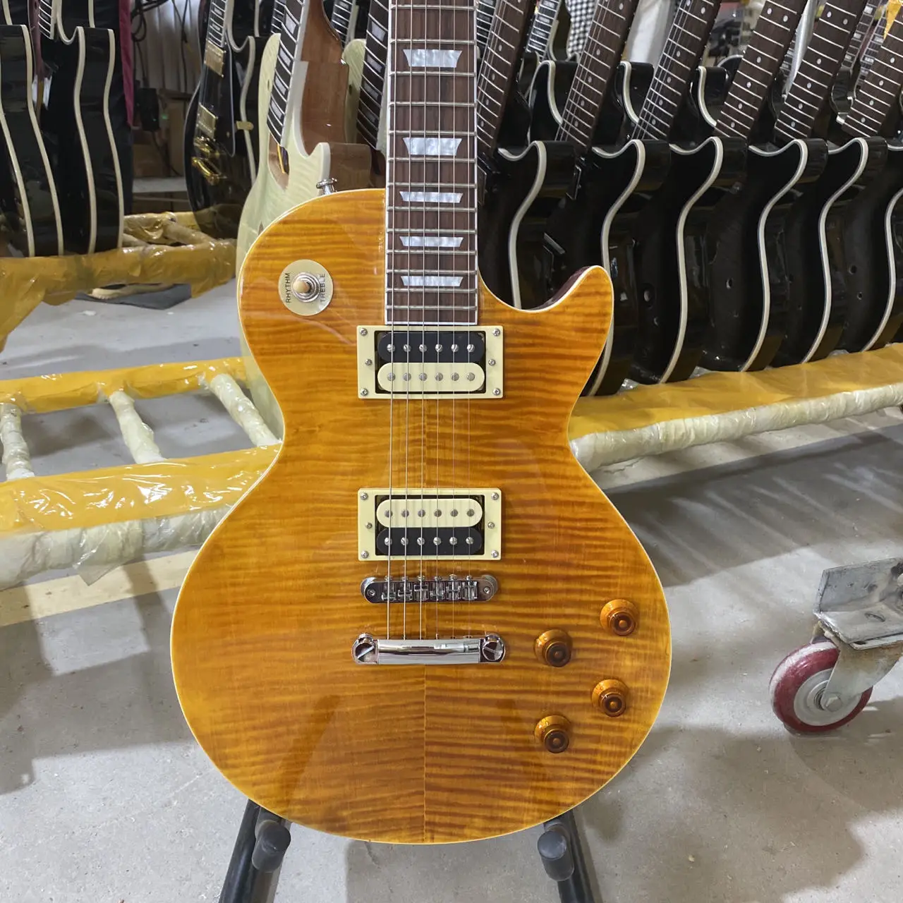 LP-Slash-Guitarra-El-trica-com-Flamed-Maple-Top-Cor-mbar-Rosewood ...