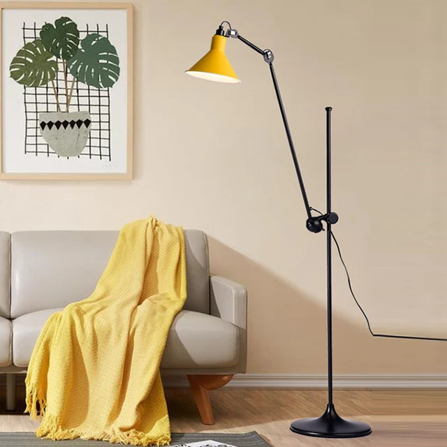 A Padló Lámpa Felfelé És Lefelé Állítható, Összecsukható Forgó Asztal ...