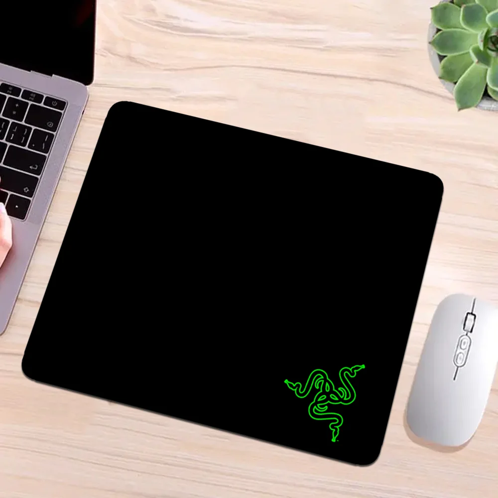 Razer-Gaming-Mouse-Pad-Set-Pequeno-Anime-Computer-Table-Mat-Gamer-Mats ...