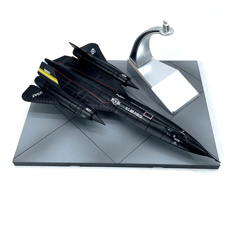 Diecast-1-144-Scale-US-SR-71-Blackbird-Reconnaissance-Aircraft ...