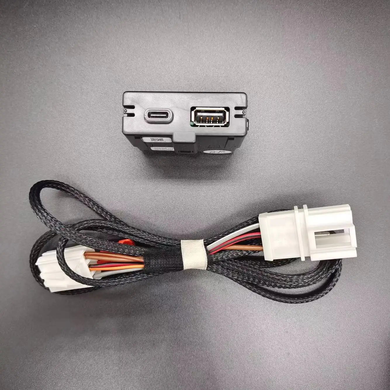 Rear-Seat-USB-Socket-Armrest-USB-With-Wiring-Typ-C-For-VW-Tiguan-MK2 ...