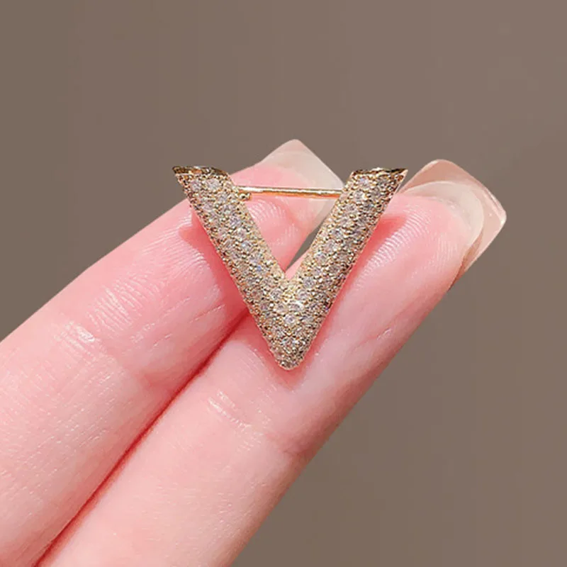Luxury-Full-Of-Rhinestone-Gold-Color-Letter-V-Pins-Brooches-For-Women ...