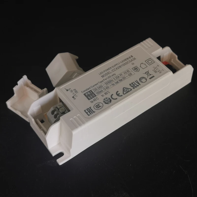 42W-Led-Power-Supply-15-40V-1050mA-Constant-Current-Led-Driver.jpg