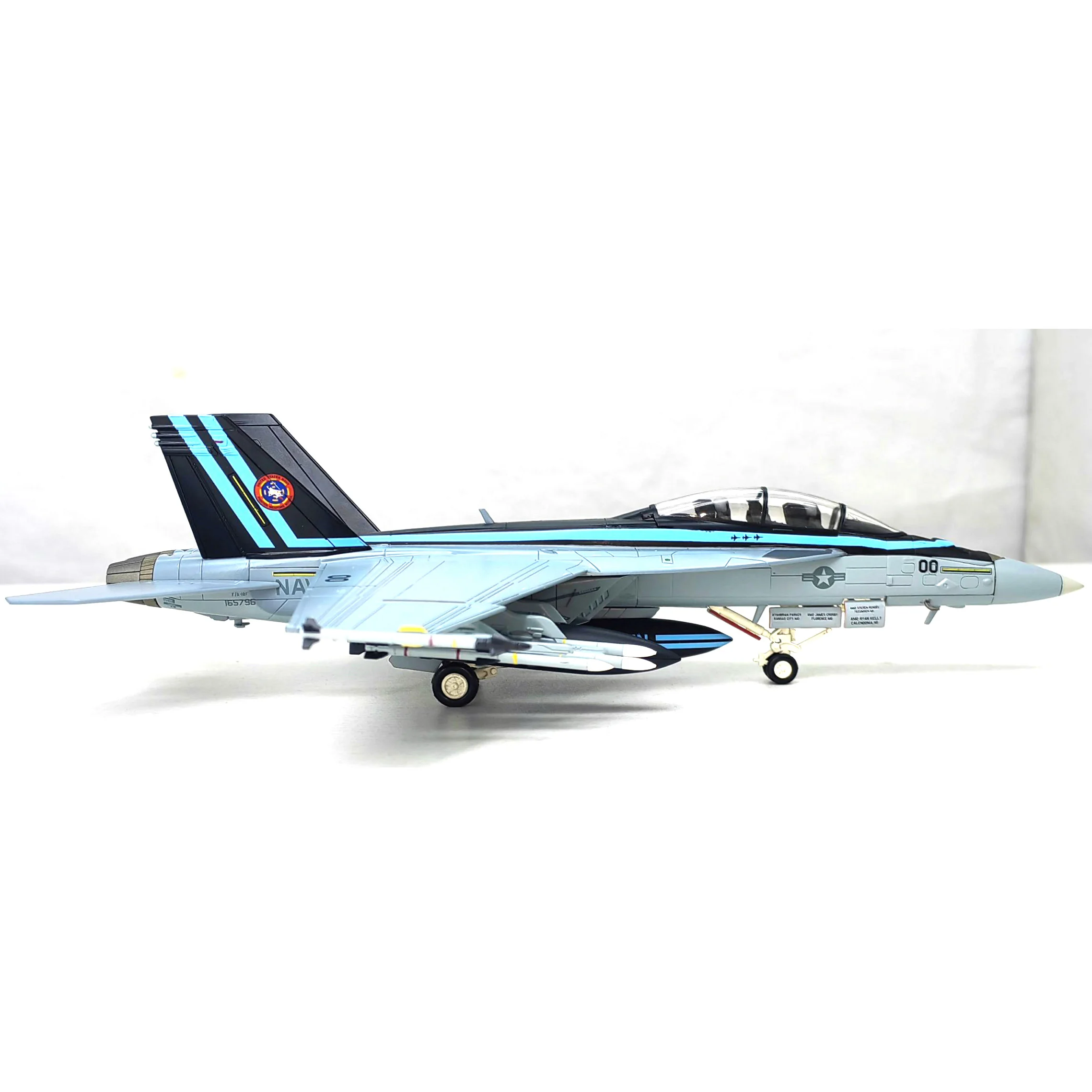 Die-cast-1-72-ratio-F-A-18F-fighter-jet-alloy-and-plastic-simulation ...