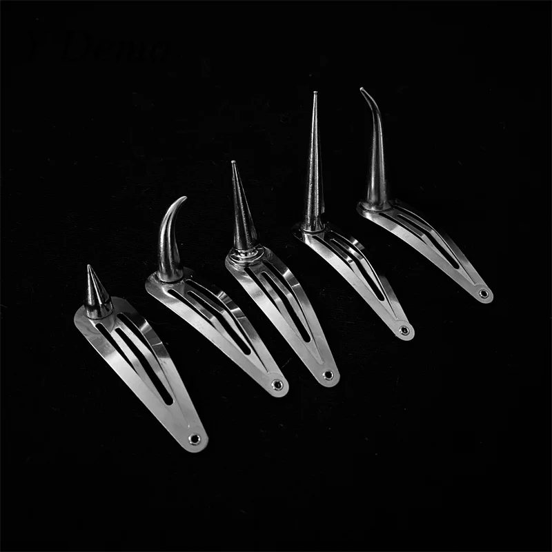 Curved metal horn hair clips | Silver Cat Claw | Dagiba Jewelry