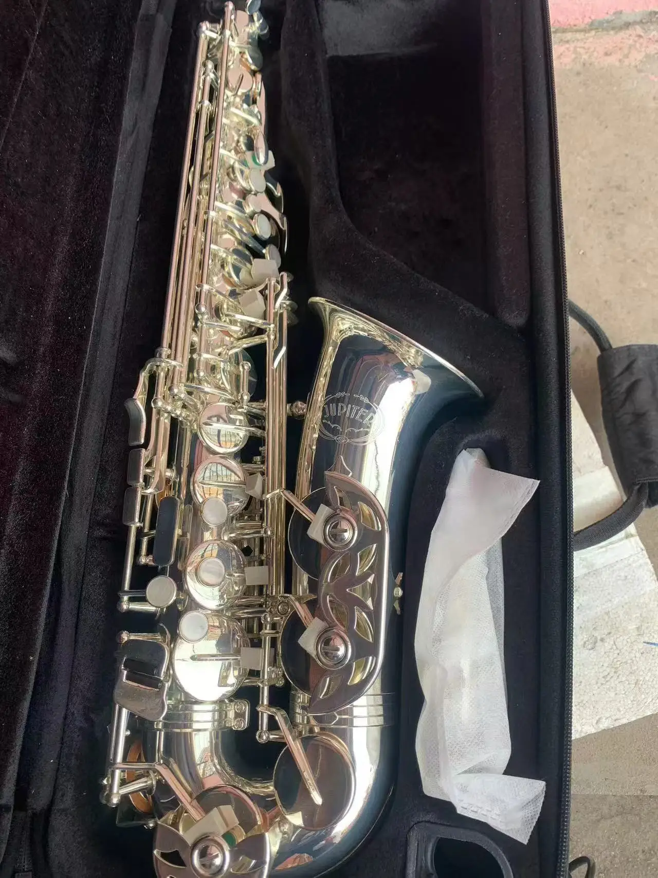Silver-Plated-Alto-Saxphone-with-Case-Musical-Instruments.jpg