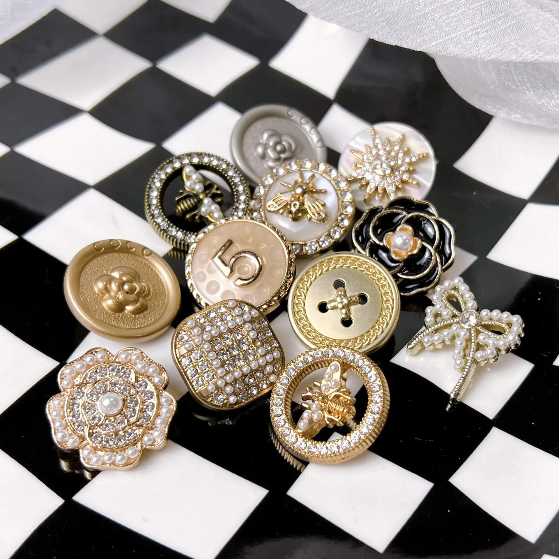 6pcs Luxury Metal Pearl Five Letter Flower Sewing Button For Clothing ...