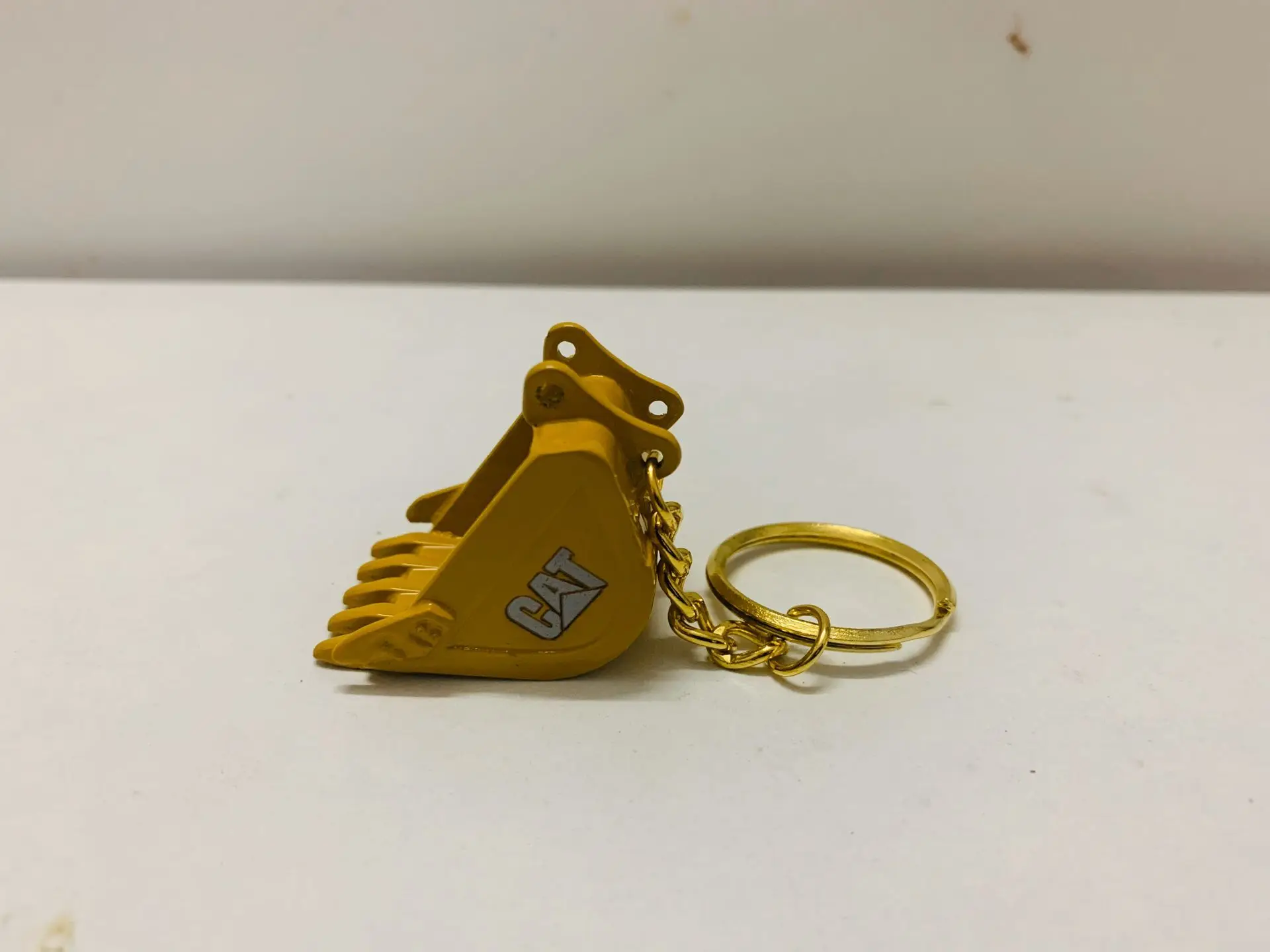 Cat-Bucket-key-chain-Keyring-Metal-Model.jpg
