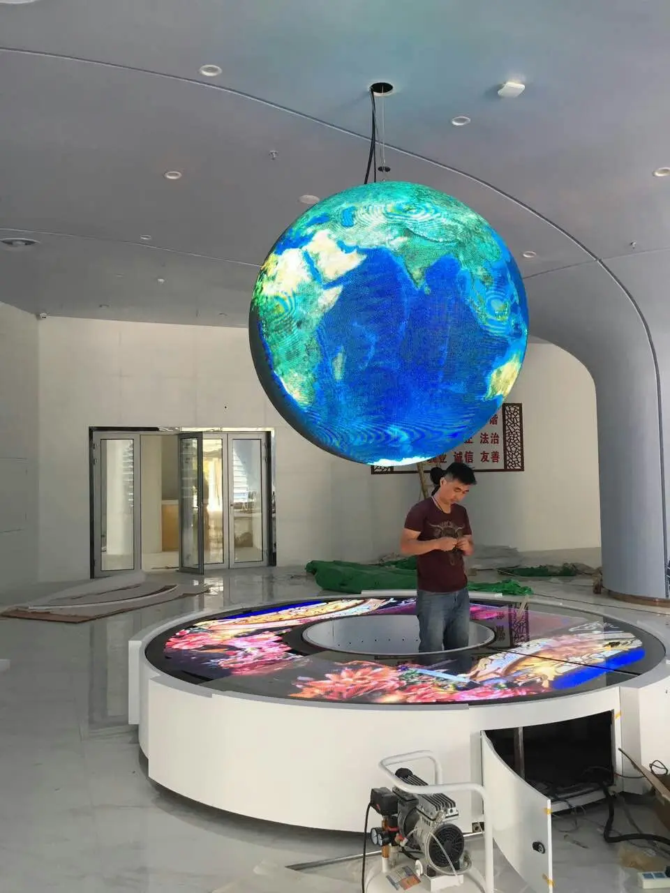 Indoor-P2-5-with-Diameter-0-8m-Advertising-Flexible-LED-Ball-Screen ...