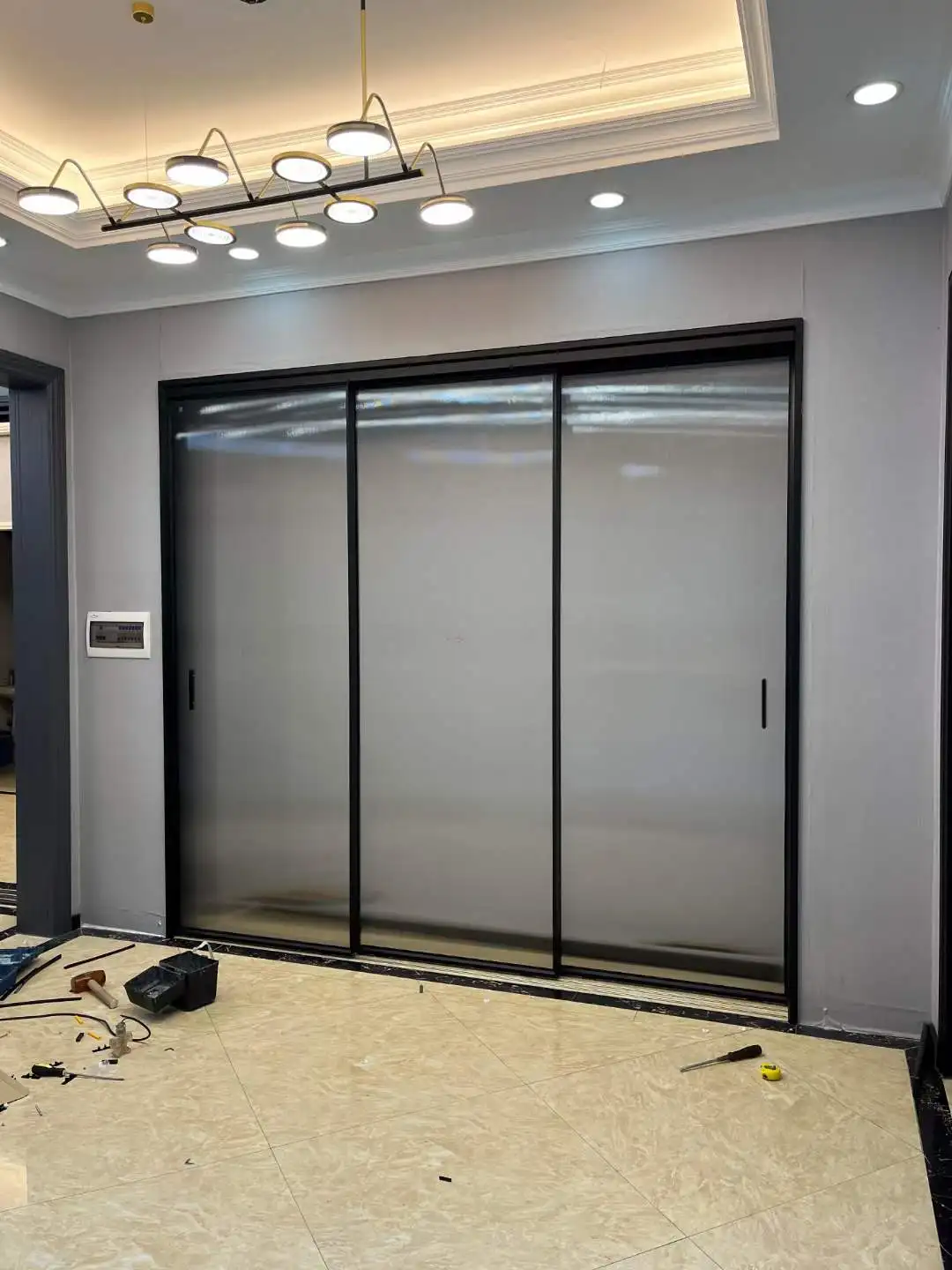 Slim-Frame-and-Windproof-Aluminum-Extrusion-Profile-Sliding-Door.jpg