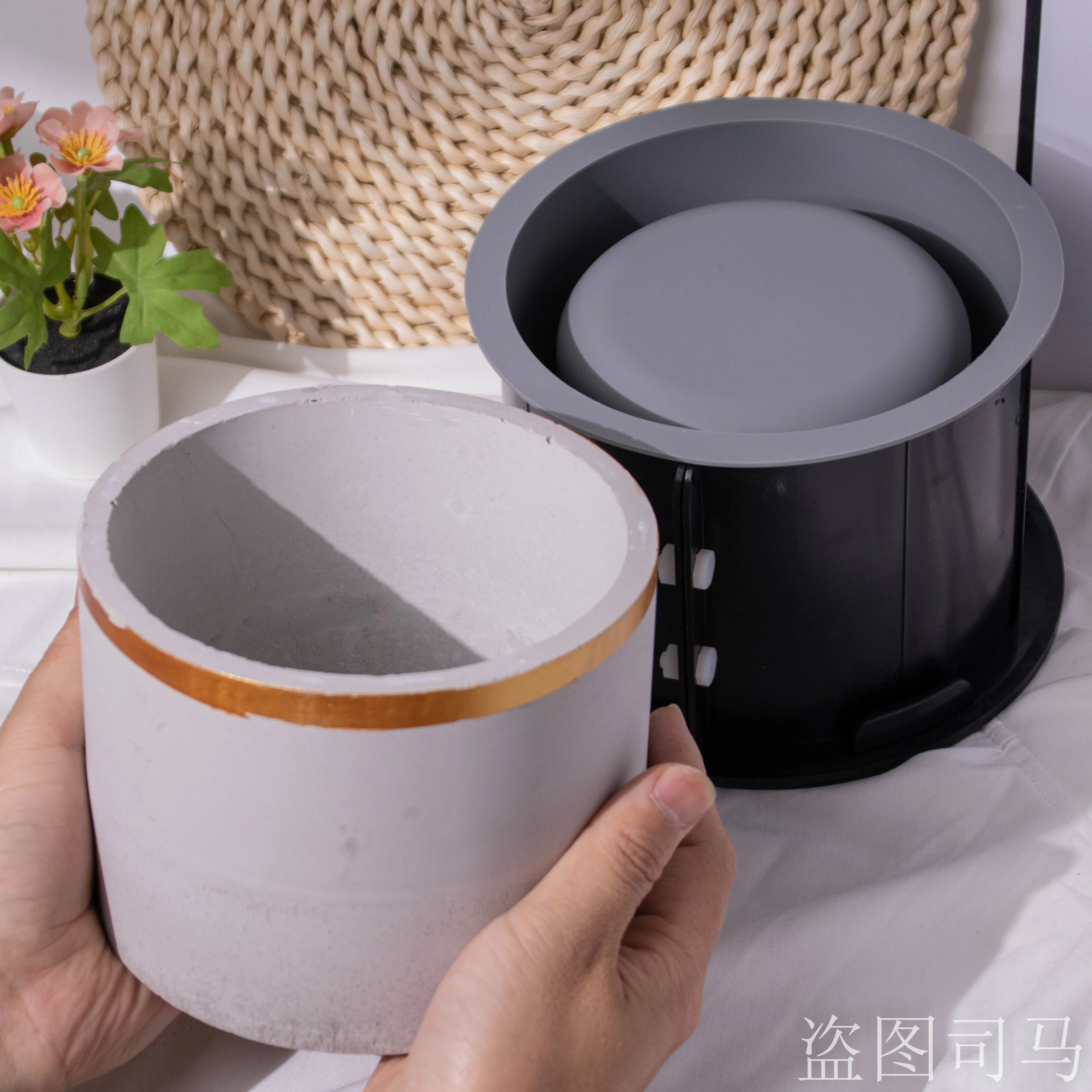Round-Concrete-Flower-Pot-Molds-Large-Plaster-Candle-Vessel-Garden ...