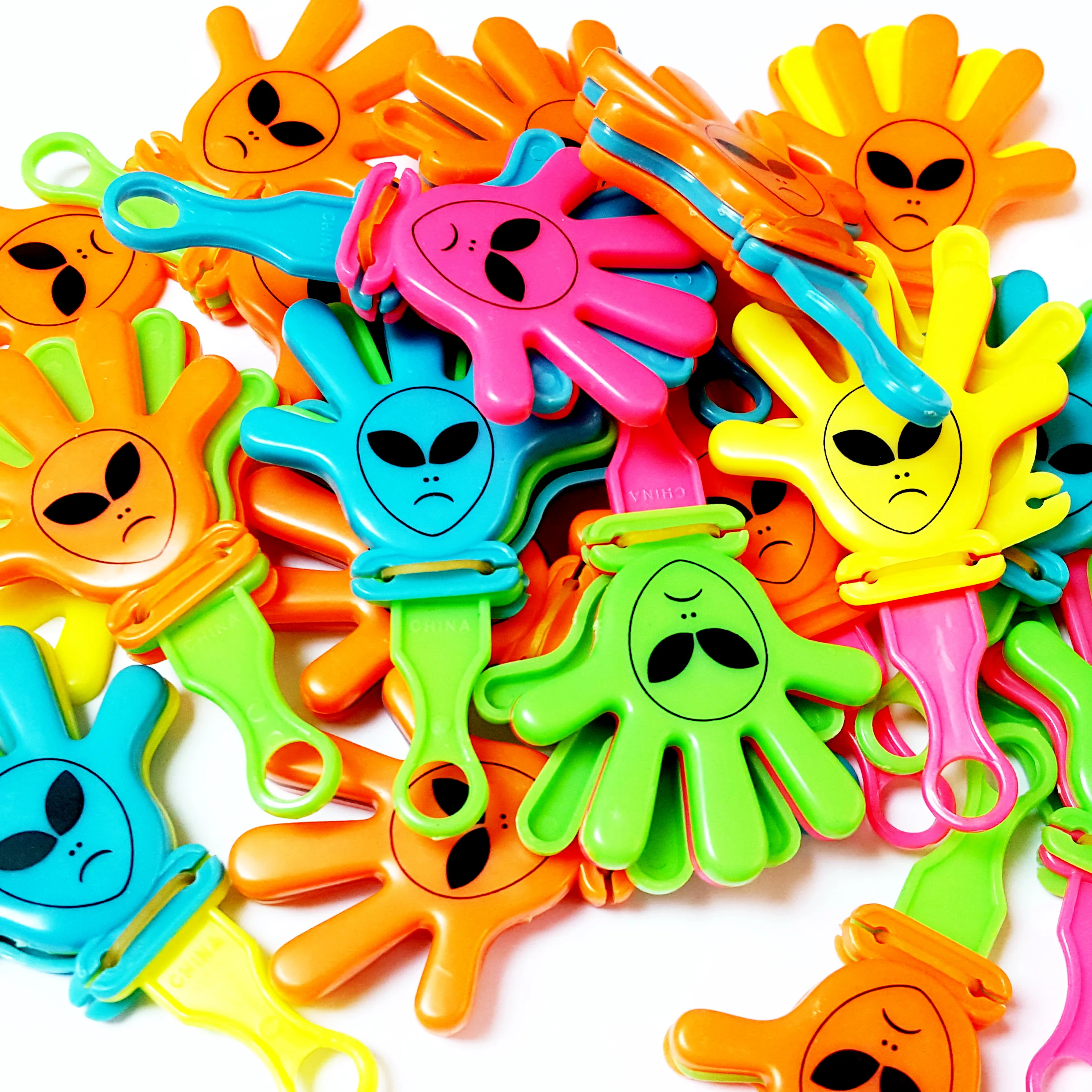 6-Pcs-7-7cm-Mini-Alien-Hand-Clapper-Goody-Bag-Birthday-Party-Favor-Toys ...