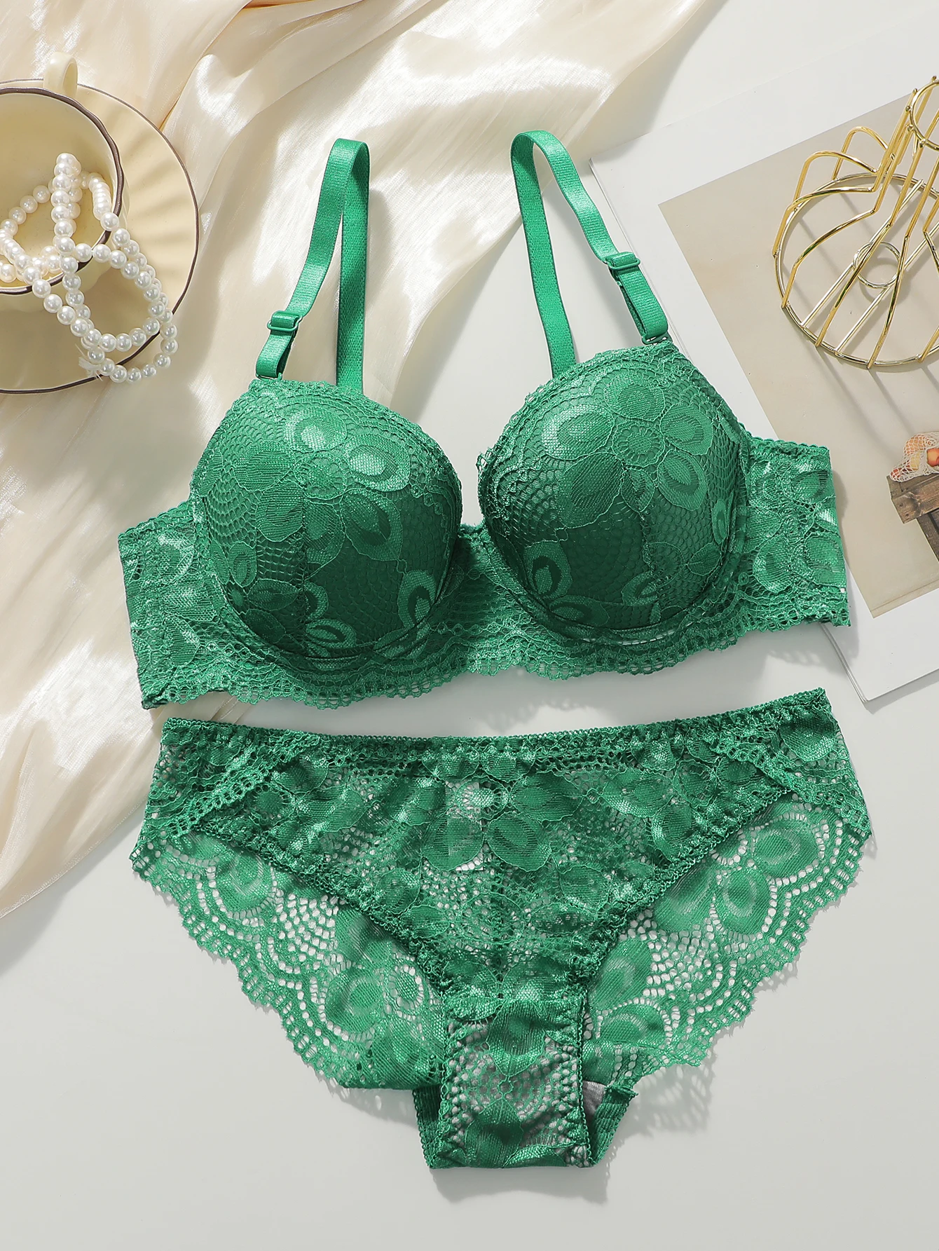 2-piece set of green fashionable gathering pull up women's underwear ...