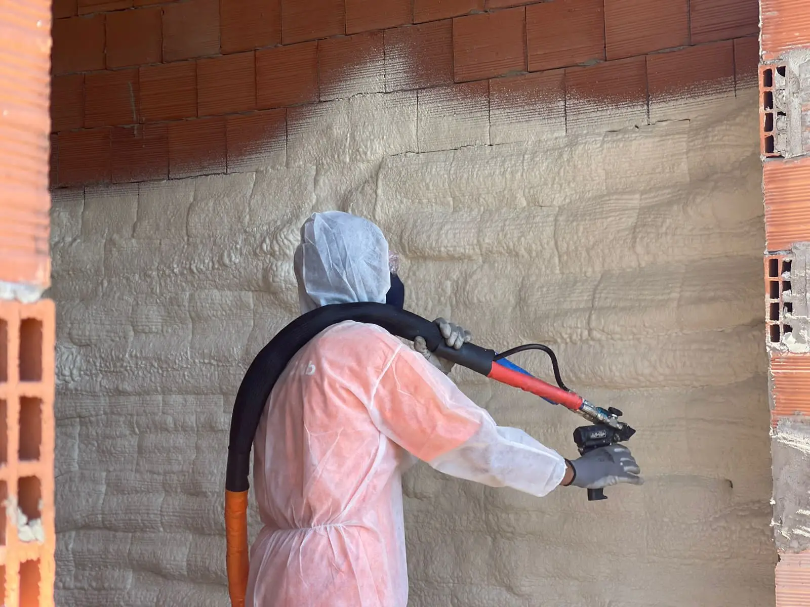 Free-Delivery-Polyurethane-Foam-Spray-Machine-Polyurea-Pu-Foaming-Spray ...