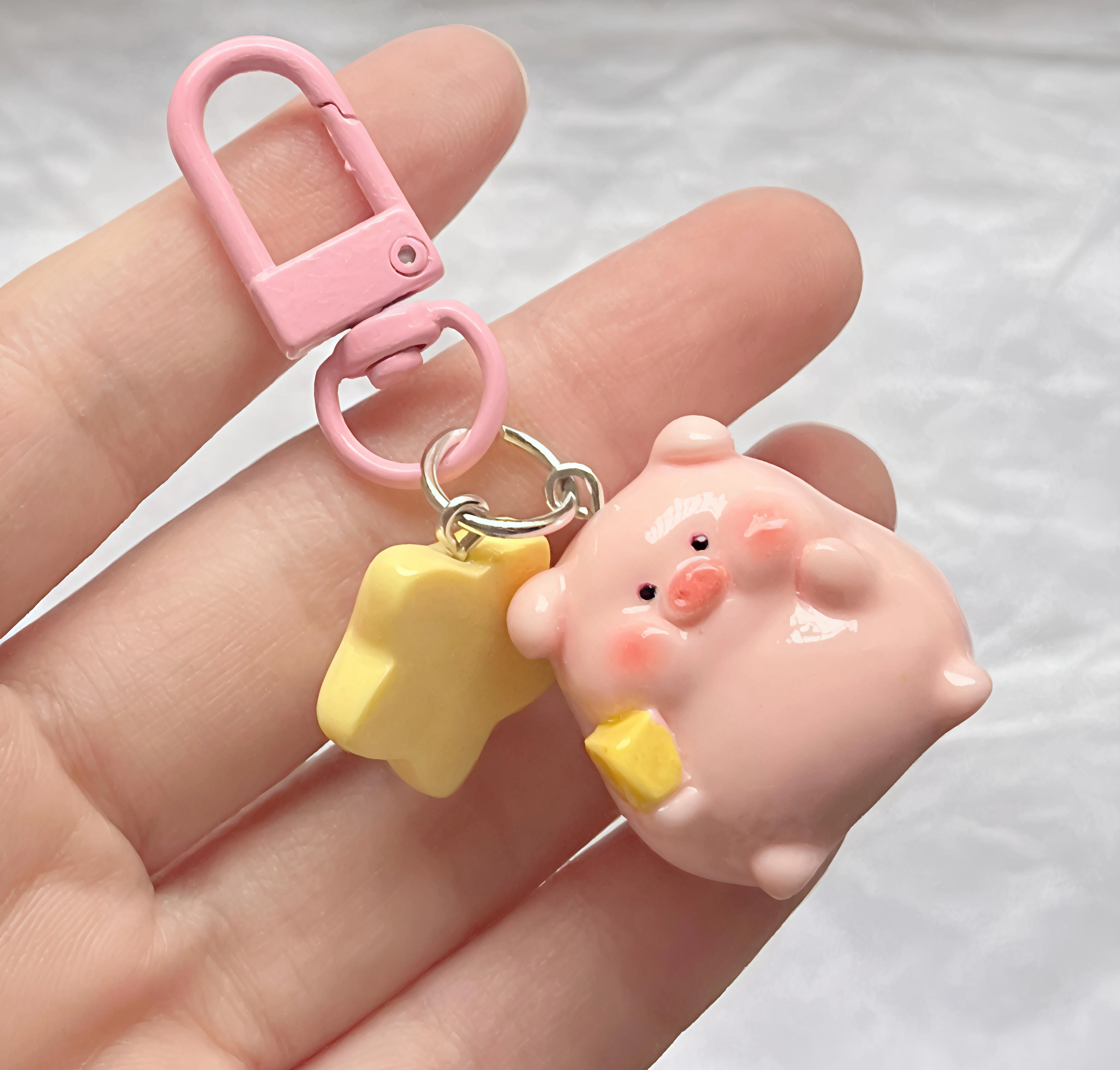 Cute Pink Pig Keychain Resin Cartoon Piggy Star Pendant Key Chain Girl ...