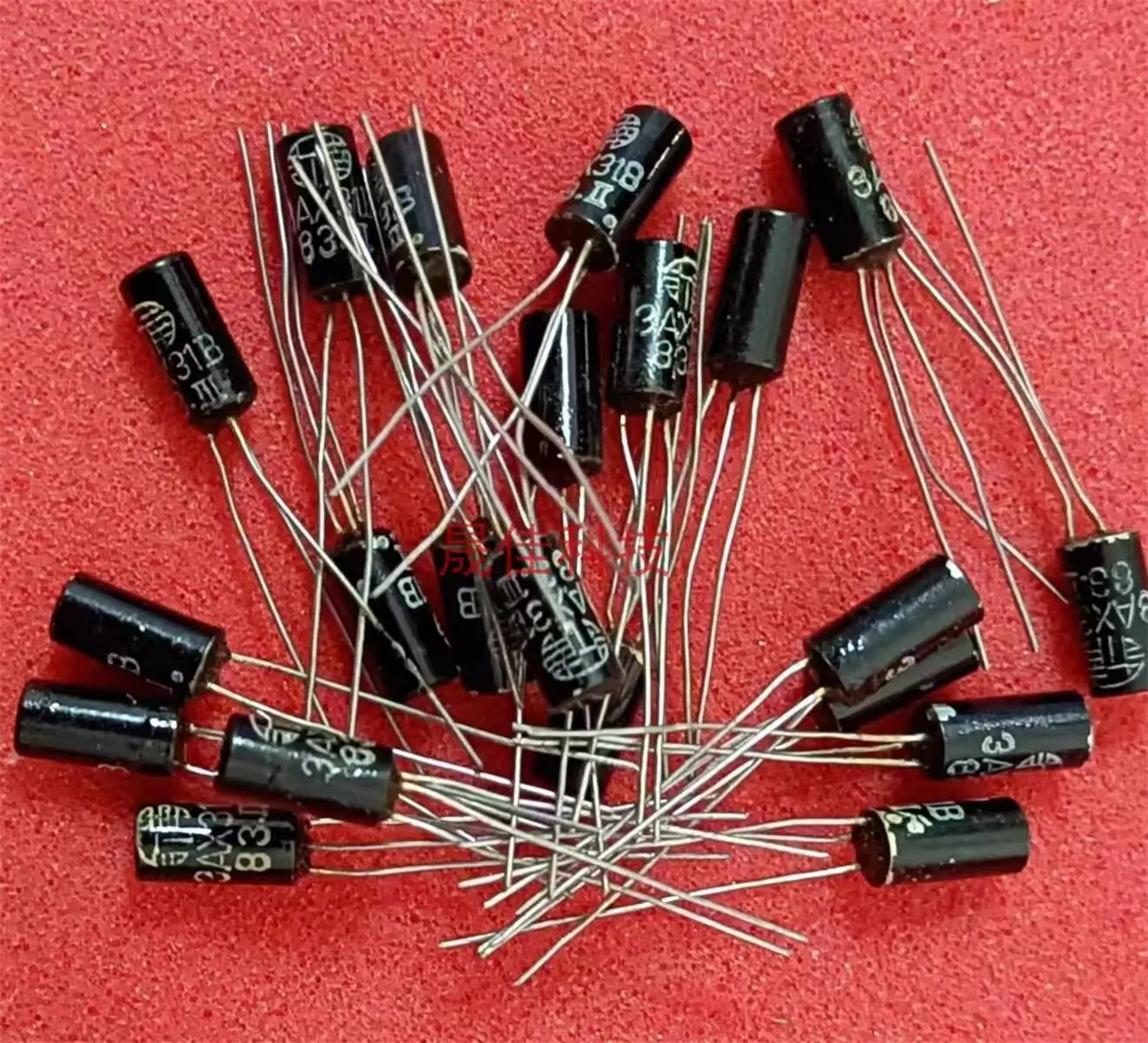 3AX31-3AX31B-3AX31C-New-Germanium-Low-Power-PNP-Transistor.jpg
