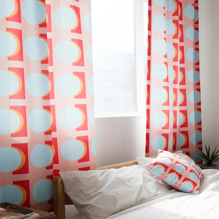 빨간색 파란색 사각형 원형 추상 기하학적 펀치 프리 페이스트 침실 커튼 반 음영 구부러진 플란넬 격자 무늬 드레이프