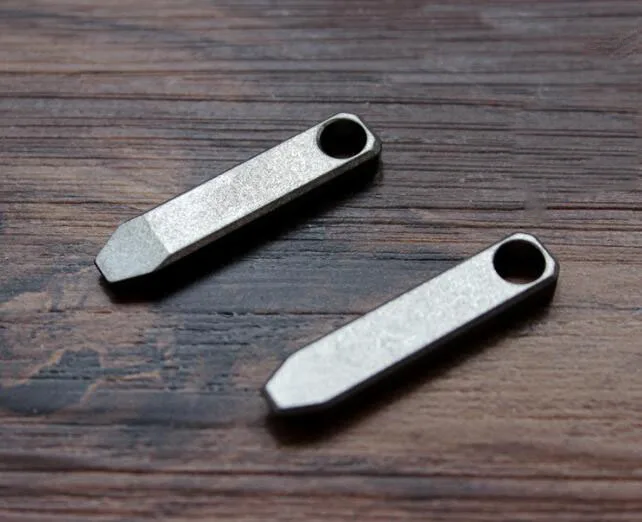 New Titanium Mini Crowbar Pry Bar Keychain Knife Paracord Necklace ...