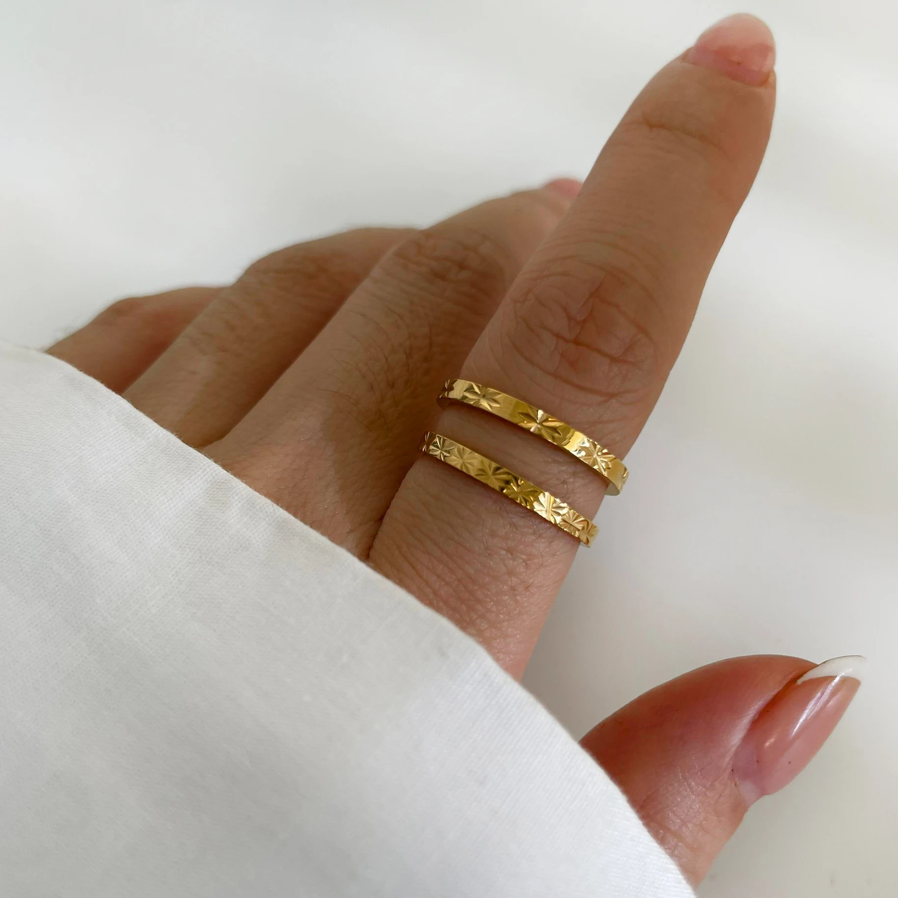 GHIDBK Tarnish Free Stainless Steel 18K Gold Pvd Plated Starburst ...