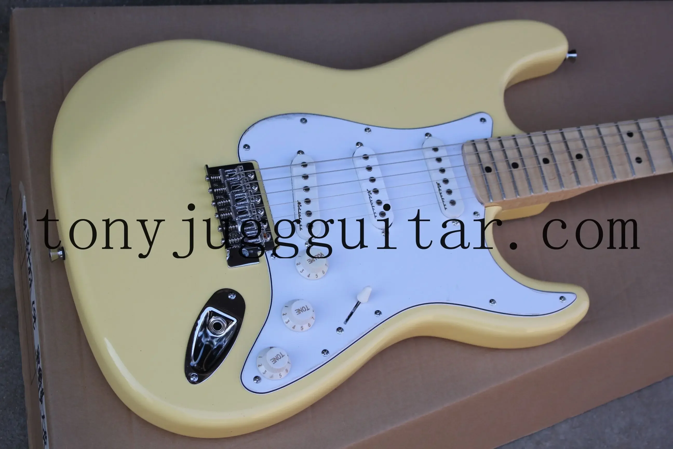 Rare-Yngwie-Malmsteen-Signature-Cream-Eletric-Guitar-Big-Headstock-21 ...
