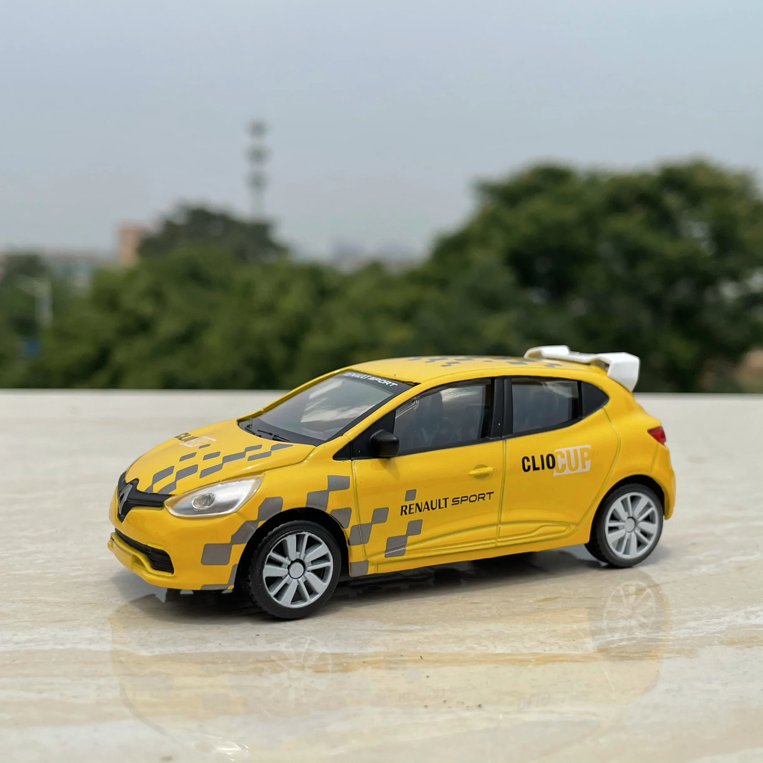 1-43-Scale-Diecast-Alloy-Renault-CLIO-Wagon-Cars-Toys-Cars-Model ...