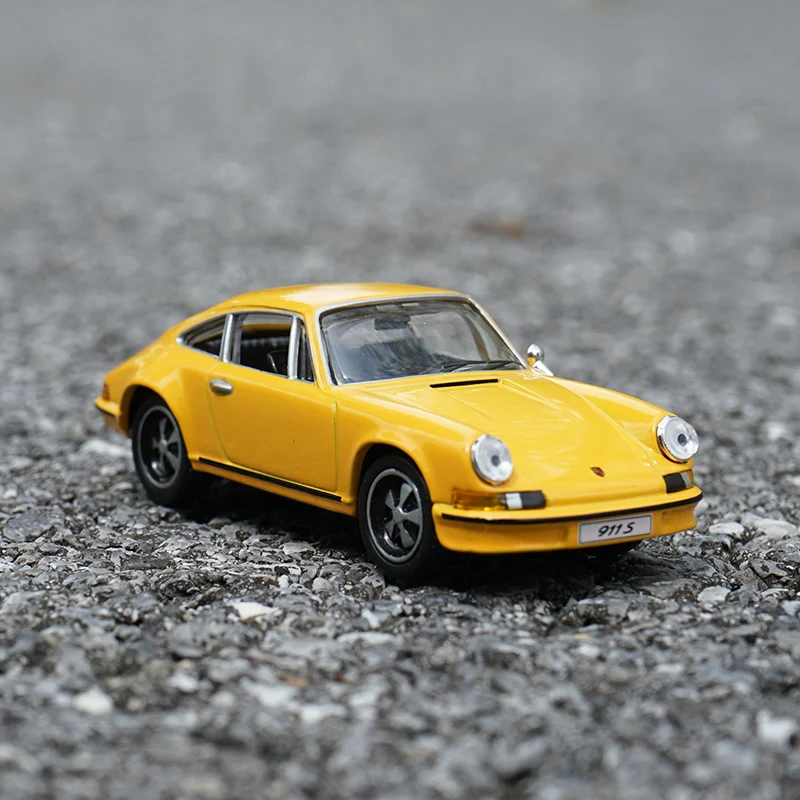 1-43-Original-Porsche-911-Model-Coupe-2-4-1971-Dea-Alloy-Mock-up-Car ...