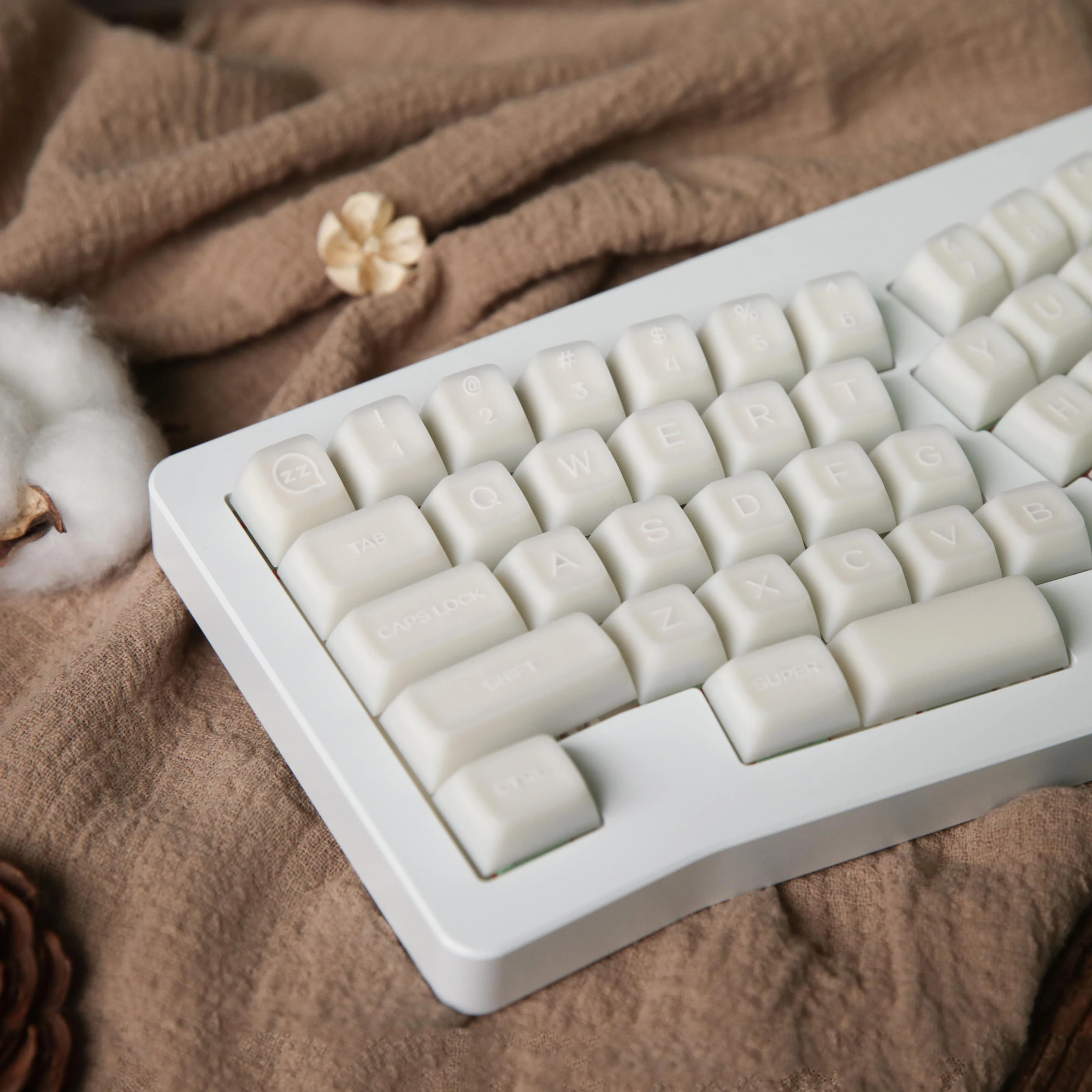 160-Keys-SA-Profile-Milk-White-Translucent-Keycaps-Semi-Transparent ...