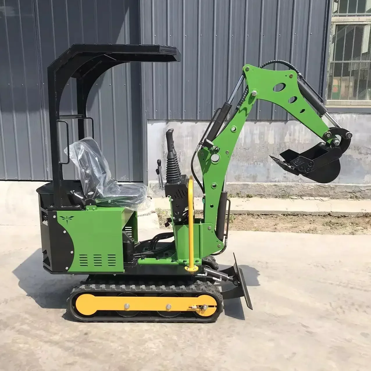 customized-08ton-Mini-Excavator-Garden-Digging-Excavator-0-8-Ton-Small ...