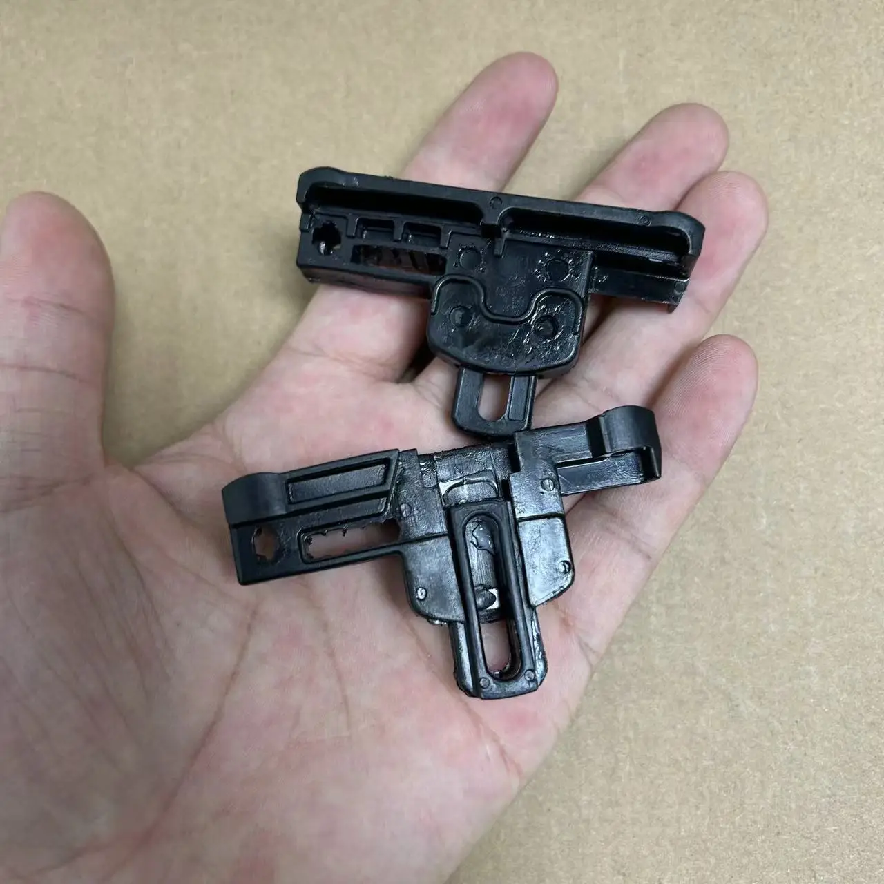 Brand-New-Genuine-Sunproof-Clip-Slideway-Ceiling-Bracket-913819569R ...