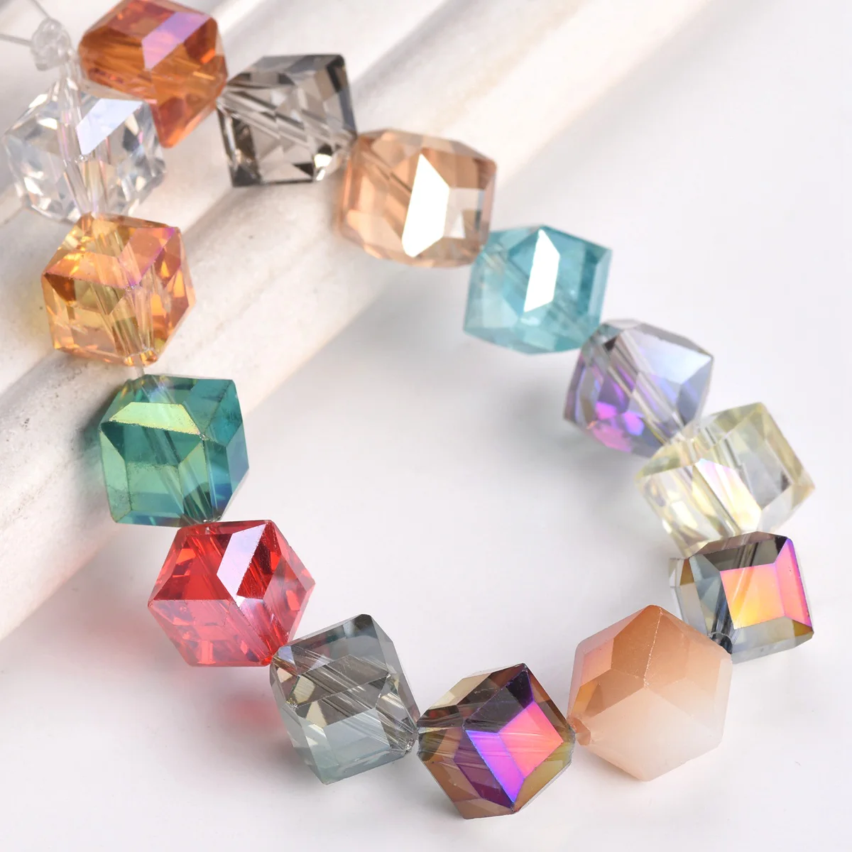 10pcs-Diagonal-Hole-9mm-Cube-Square-Faceted-Crystal-Glass-Loose-Crafts ...