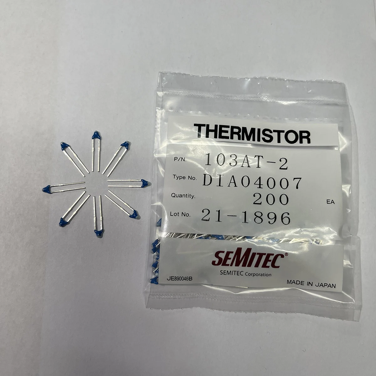 103AT-2-103AP-2-103AT-11-10K-3435K-Semitec-NTC-thermistor-Accuracy-of-1-0-5.jpg