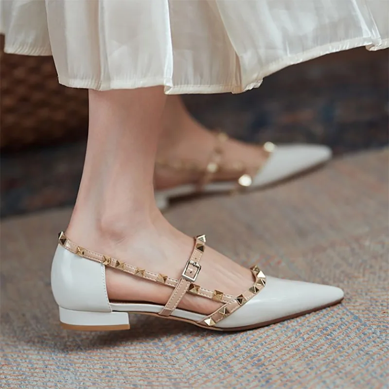 Frauen Wohnungen Spitz Sandalen Nieten Slip auf Flache Schuhe für Frau ...