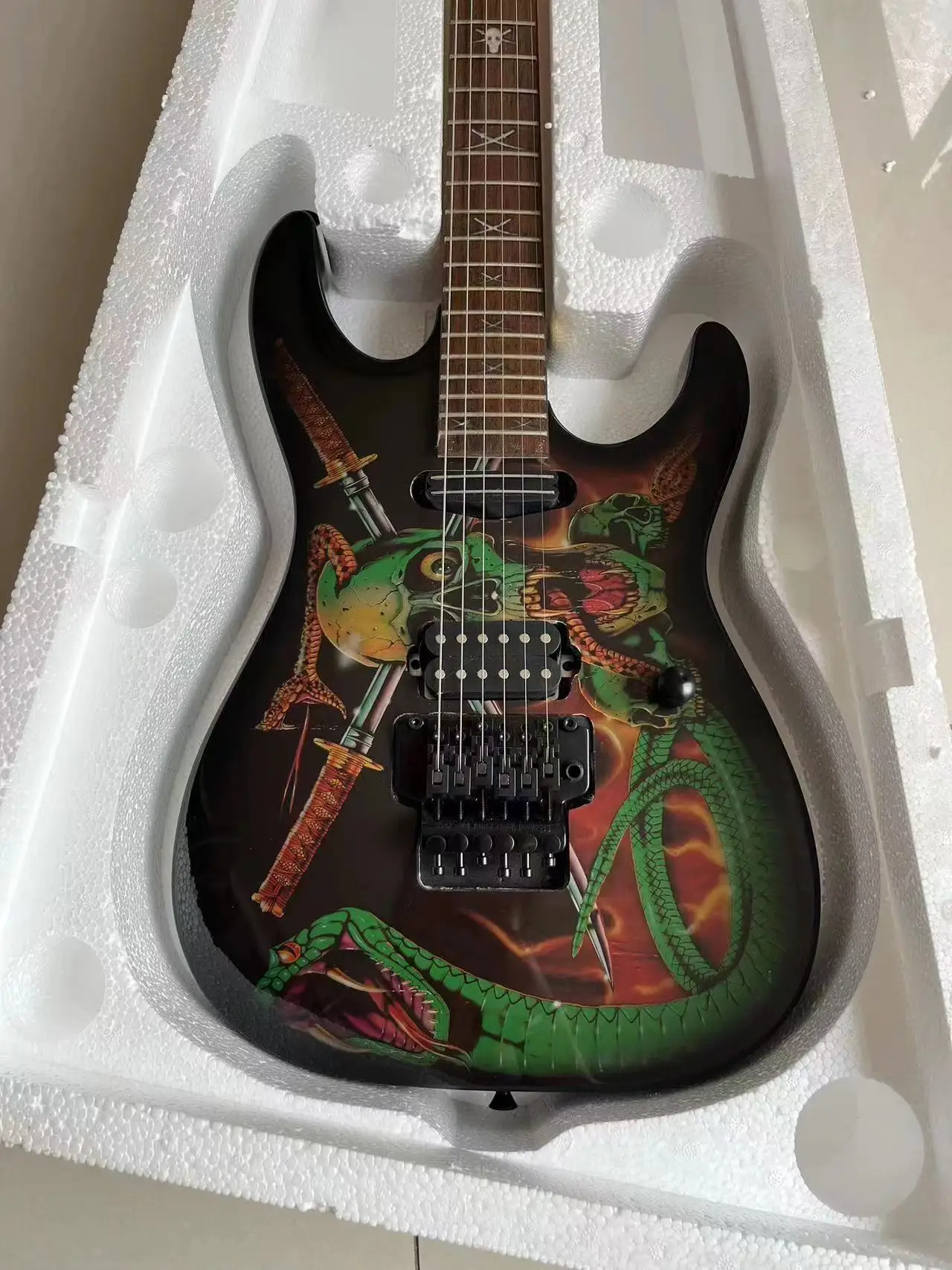 2022-Custom-Shop-LTD-Skulls-Snakes-George-Lynch-Signature-Electric ...